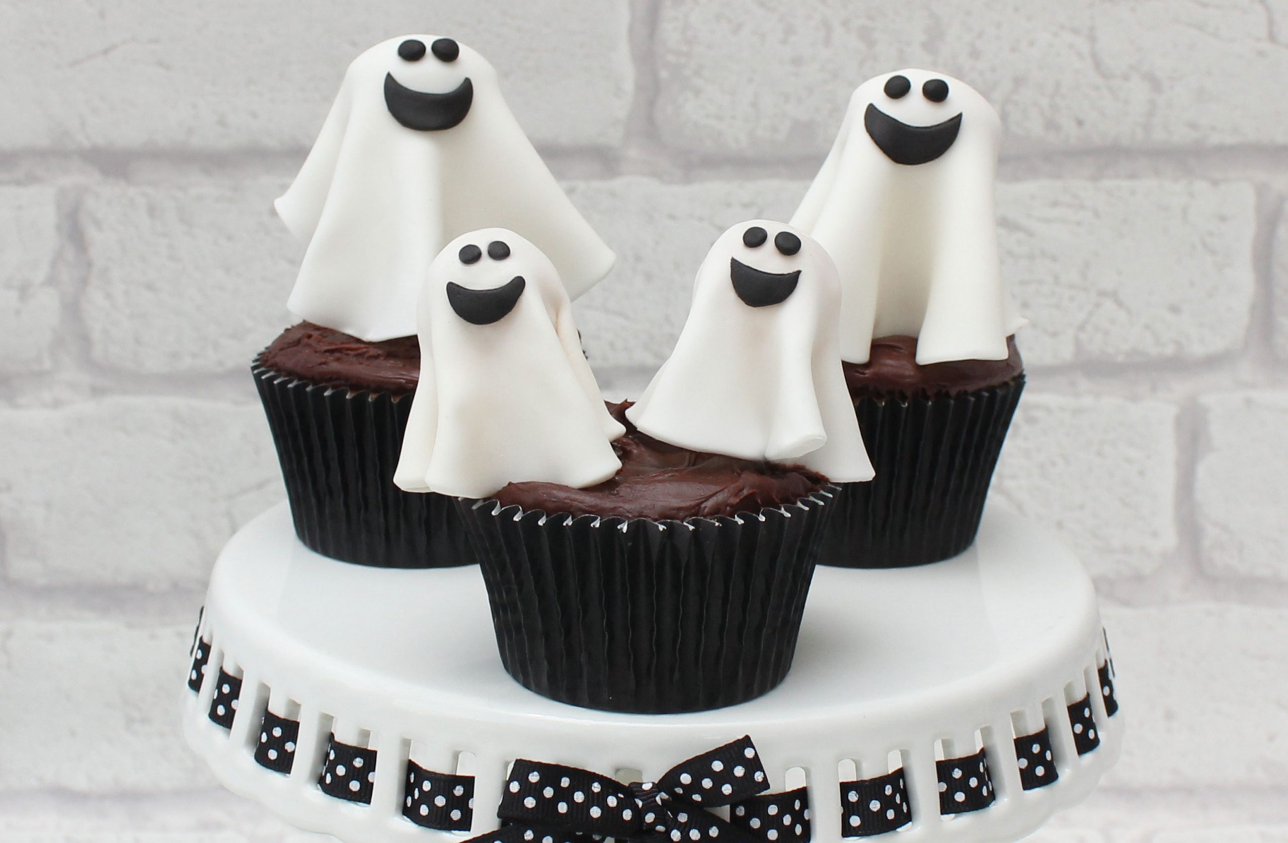 How to make Halloween ghost cake decorations