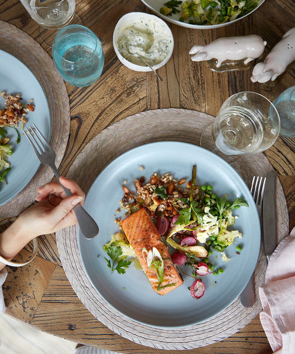 Easter table decoration ideas using gentle tones | Homes & Gardens